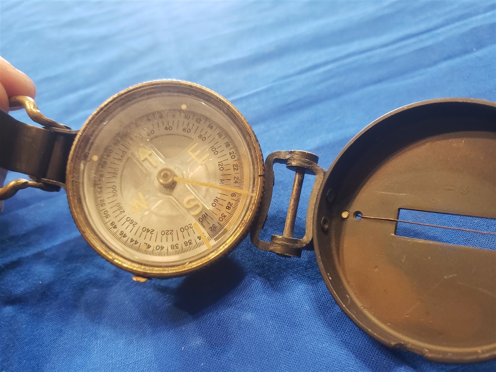Lensatic Compass 1951 dated - Doughboy Military Collectables ...
