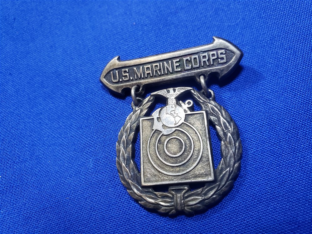 USMC Qual badge WWII - Doughboy Military Collectables Springfield Missouri