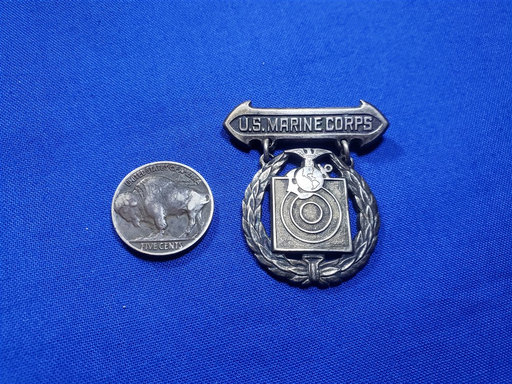 USMC Qual badge WWII - Doughboy Military Collectables Springfield Missouri