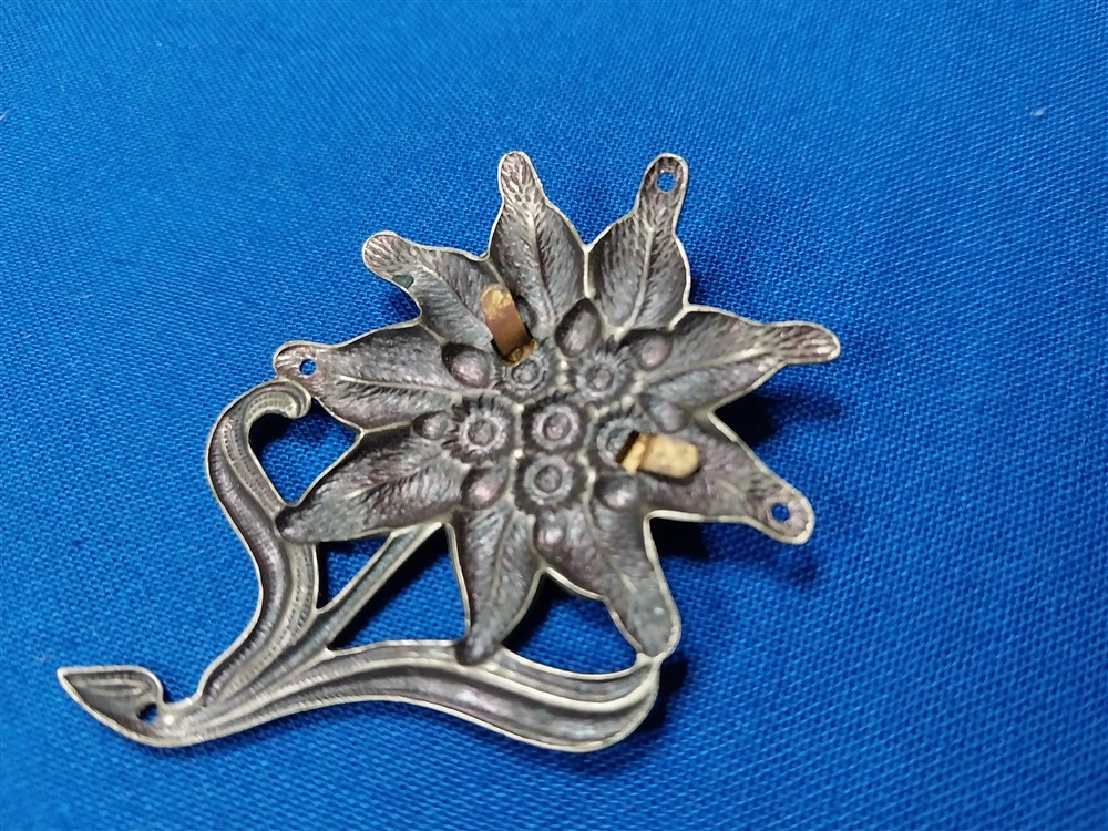 Edelweiss cap badge WWII - Doughboy Military Collectables Springfield Missouri