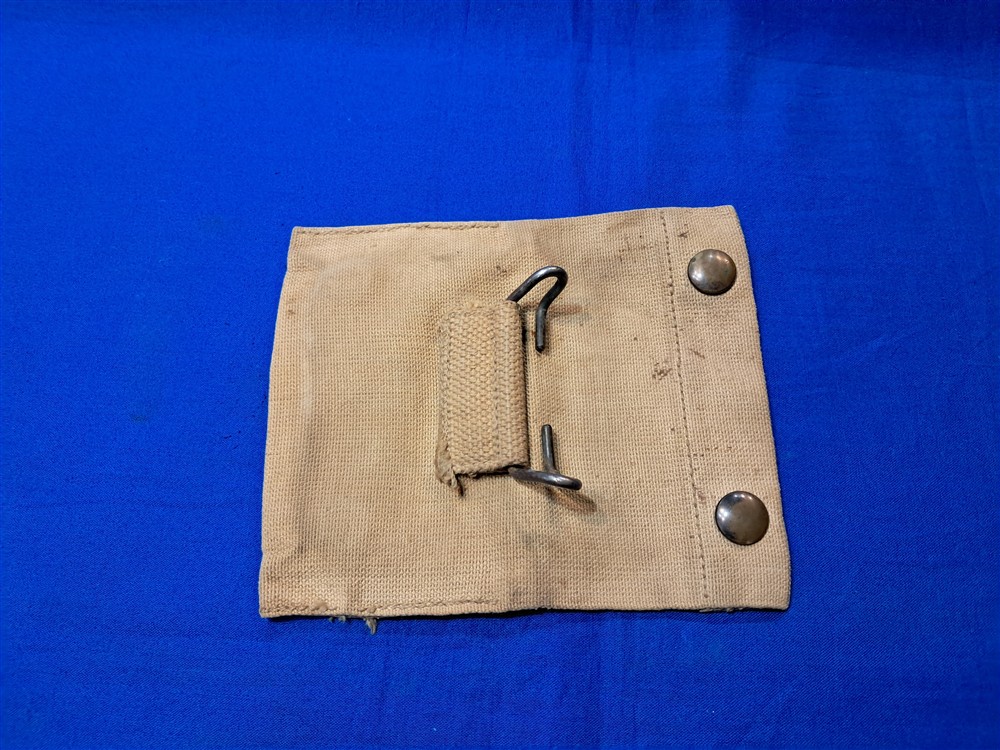 USMC bandage pouch 42 - Doughboy Military Collectables Springfield Missouri