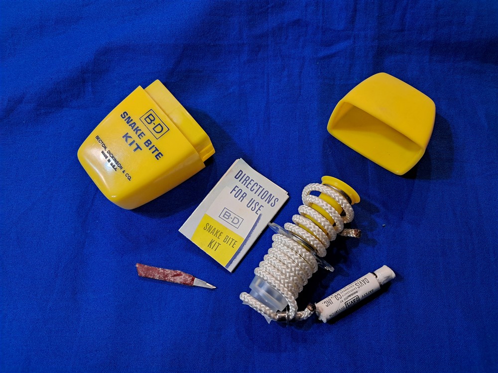 Snake bite kit VN - Doughboy Military Collectables Springfield Missouri
