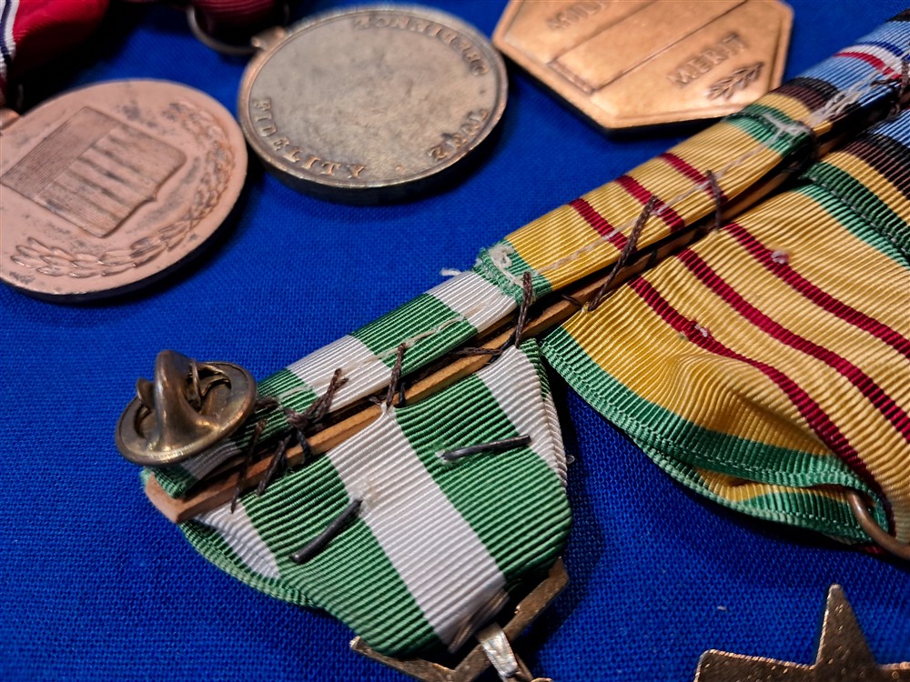 Medal set VN Navy - Doughboy Military Collectables Springfield Missouri